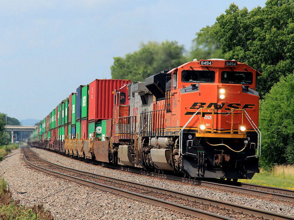 BNSF 8494